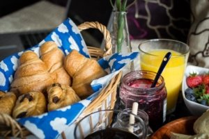 Le petit déjeuner - A simple French breakfast filled with goodness
