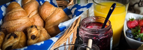 Le petit déjeuner - A simple French breakfast filled with goodness